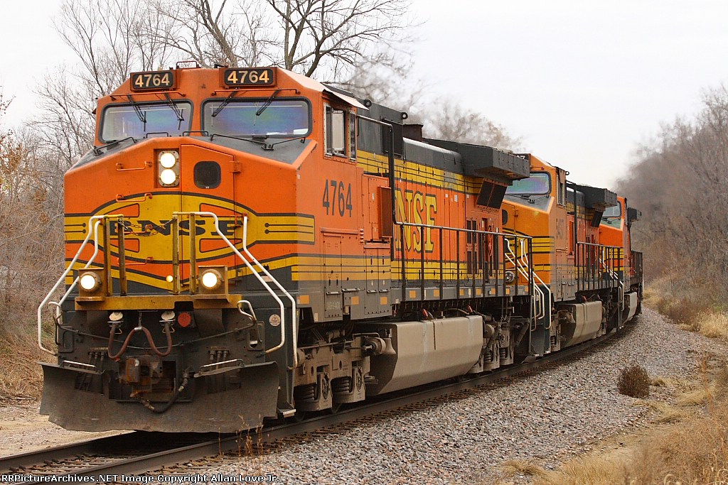 BNSF 4764 west
